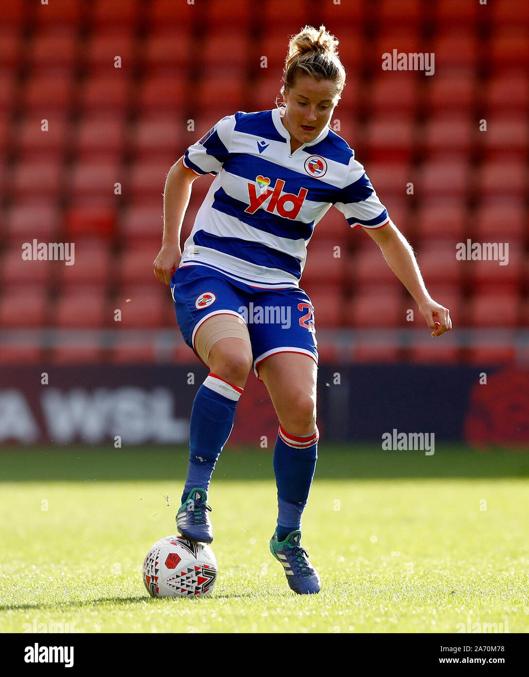 Manchester united women reading hi-res stock photography and images - Alamy