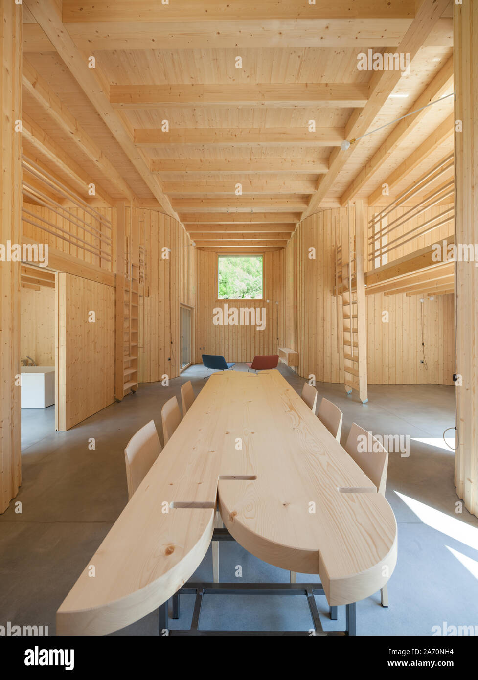 Interior ceiling truss hi-res stock photography and images - Alamy