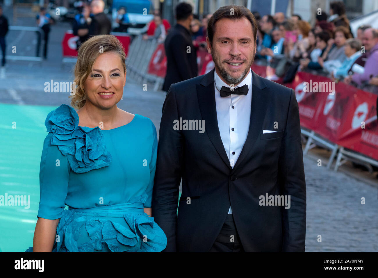 El alcalde de Valladolid, Óscar Puente, junto a su esposa, Laura Soria, a su llegada a la gala ...