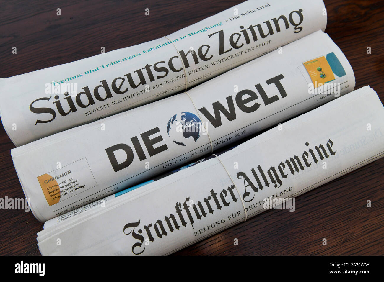 Überregionale Tageszeitungen "Die Welt", "Frankfurter Allgemeine ...