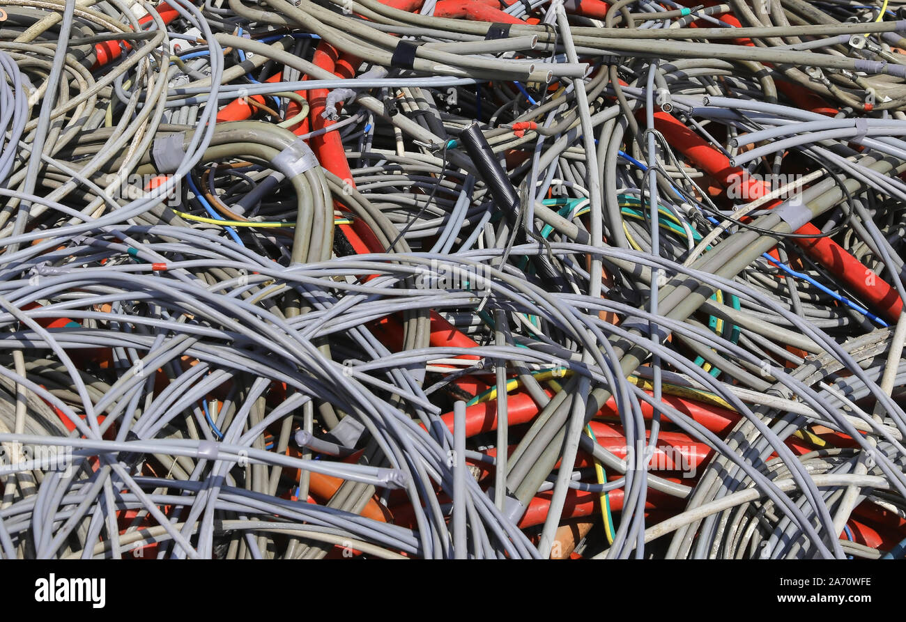 Background of electrical cables in a dump of recyclable material Stock ...