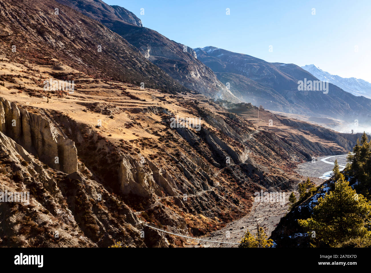 Himalayas mountains on the way to Tilicho lake (Tilicho Tal 4920 m ...