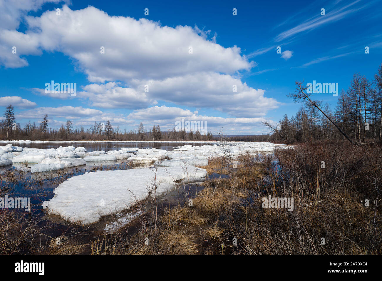 Snow light and flying ocean hi-res stock photography and images - Alamy
