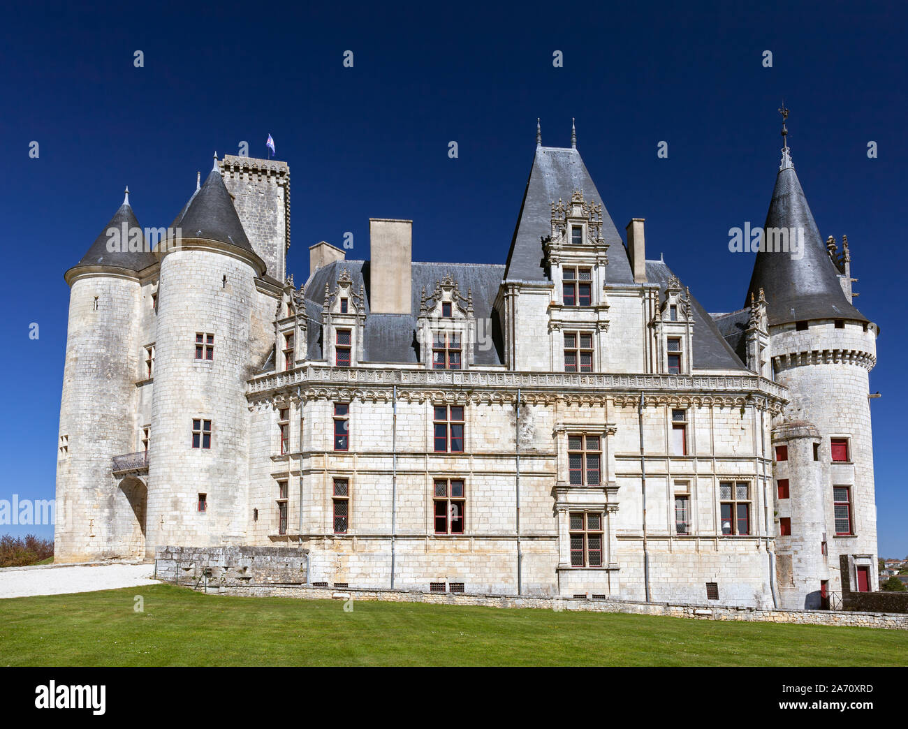 French renaissance chateau hi-res stock photography and images - Alamy