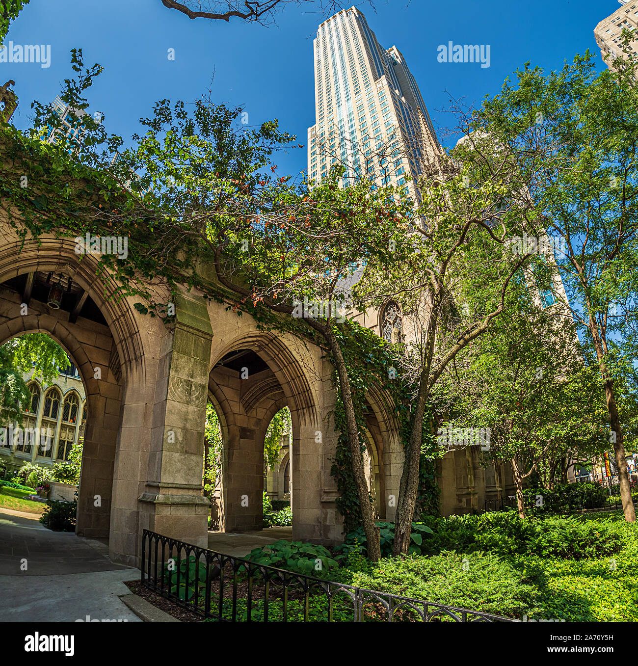 Chicago church architecture hi-res stock photography and images - Alamy