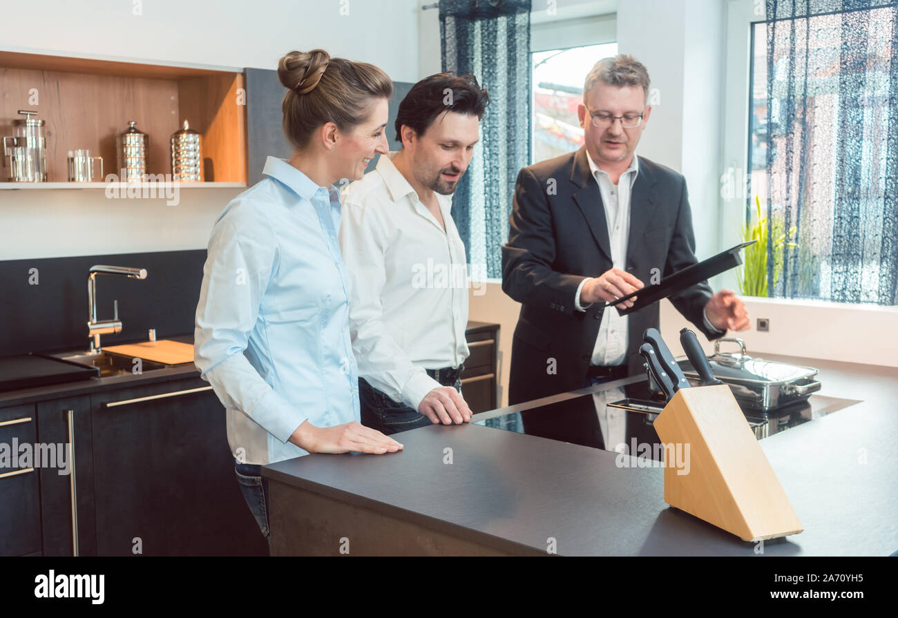 Kitchen furniture store hi-res stock photography and images - Alamy