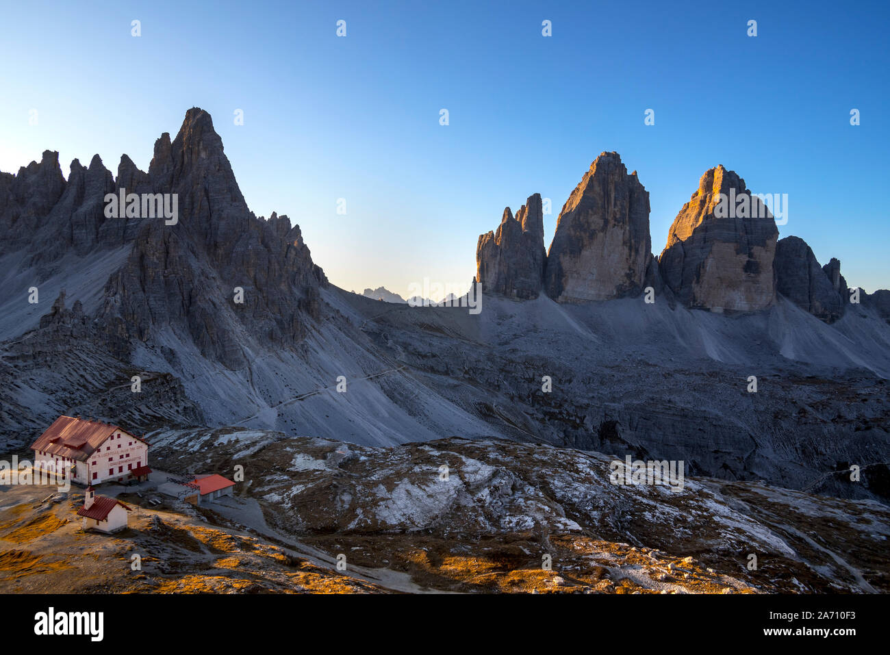 Mountain refuge Dreizinnenhütte / Rifugio Antonio Locatelli at sunrise ...