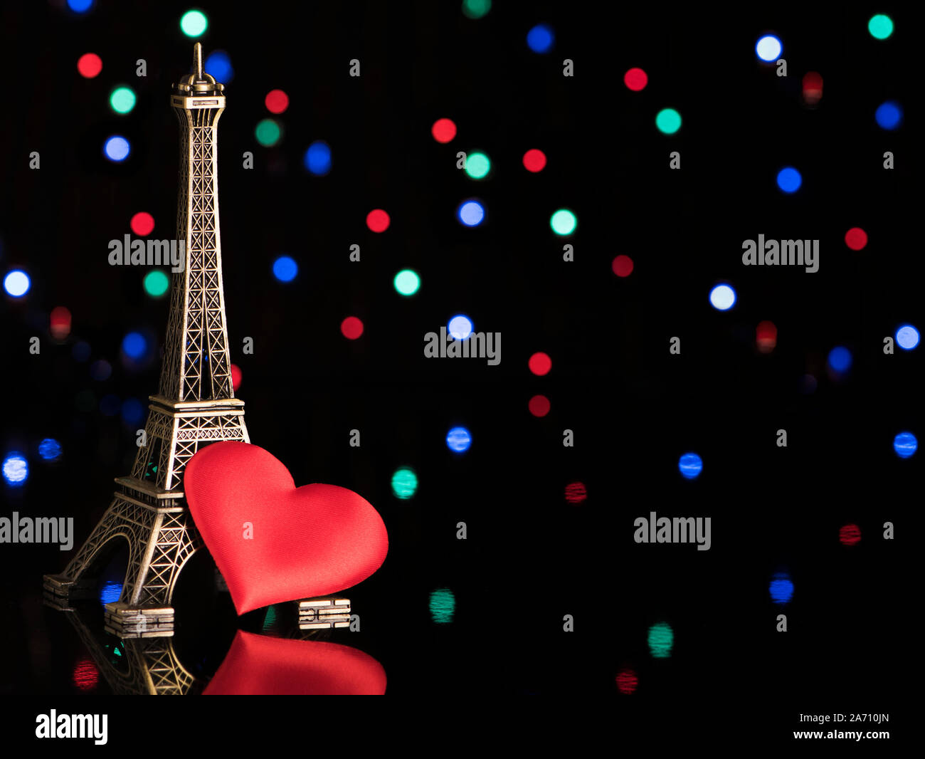 Eiffel tower with heart.Valentine's day romantic background Stock Photo - Alamy