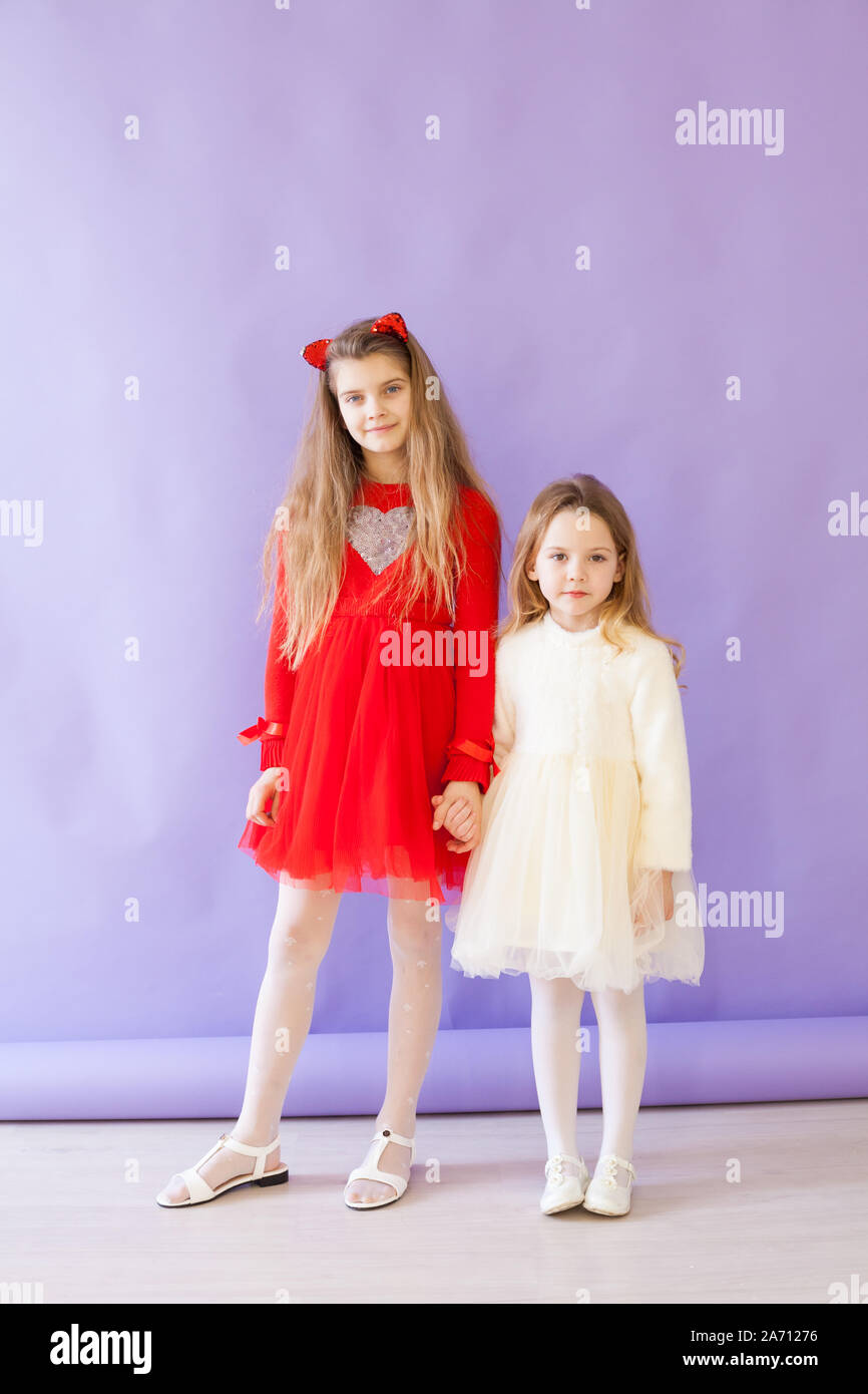 Prom couple holding hands hi-res stock photography and images - Alamy