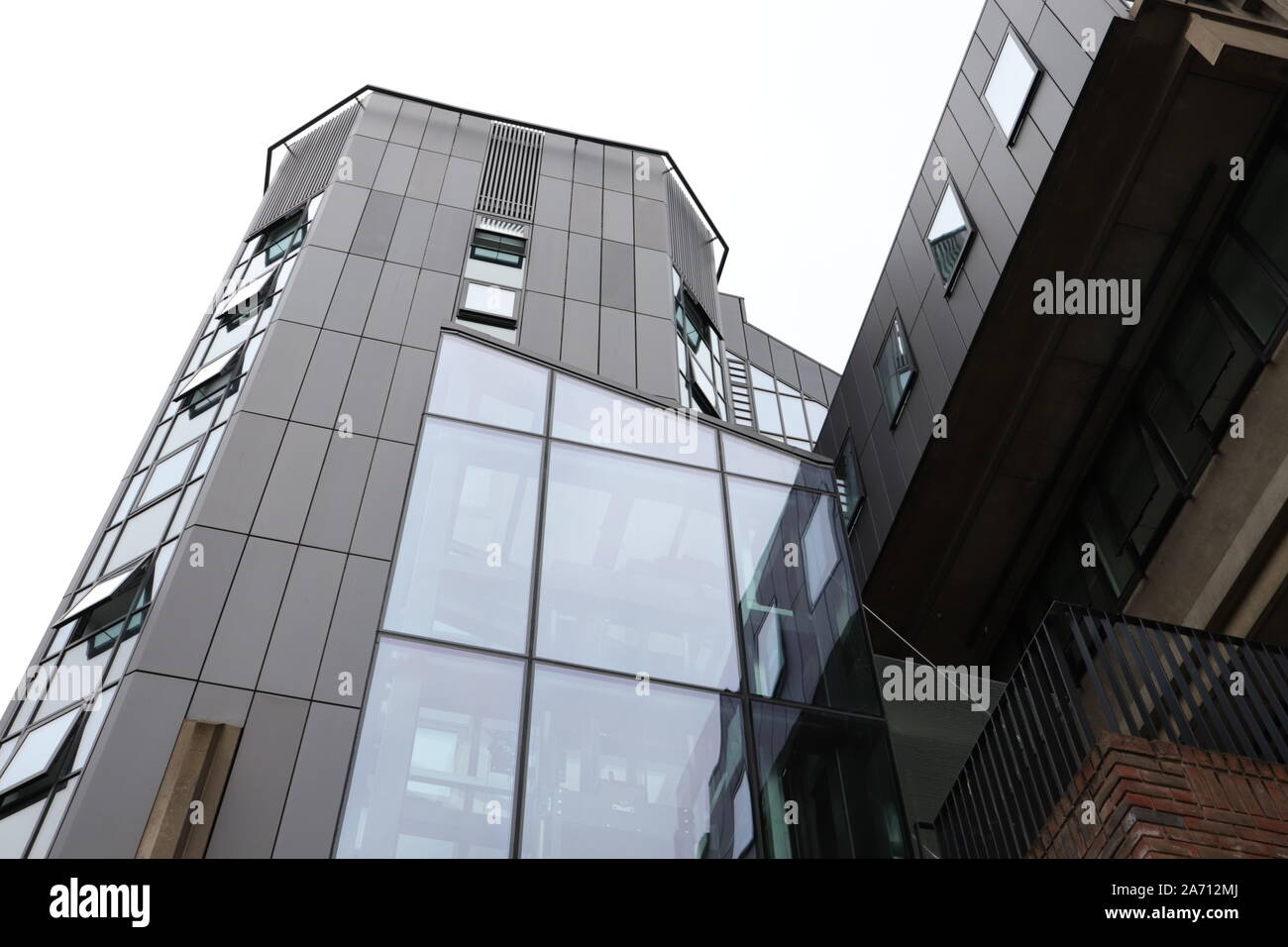 Grey Modern Building High Resolution Stock Photography and Images - Alamy