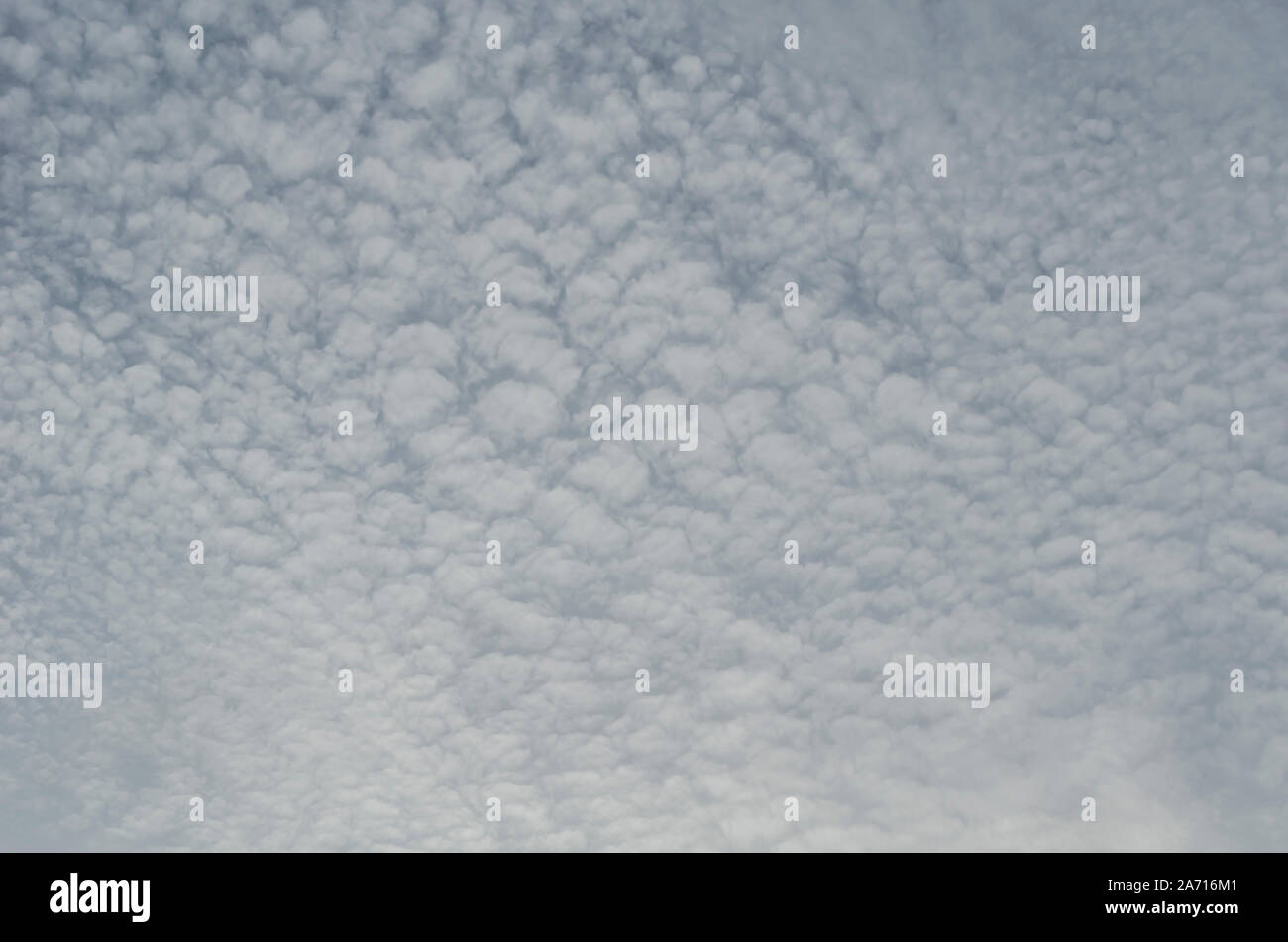 Mass layer clouds hi-res stock photography and images - Alamy