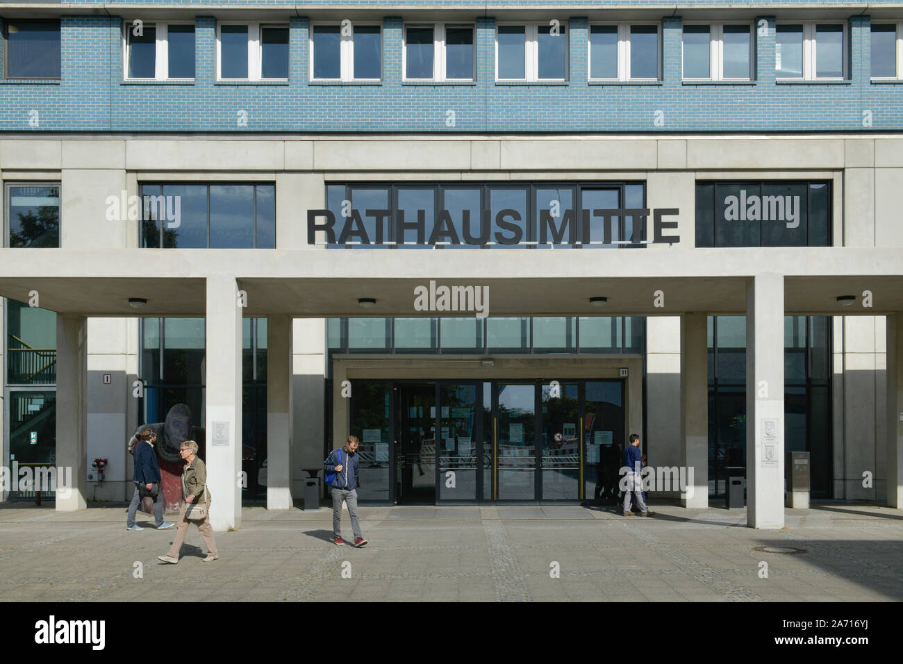 Rathaus mitte hi-res stock photography and images - Alamy