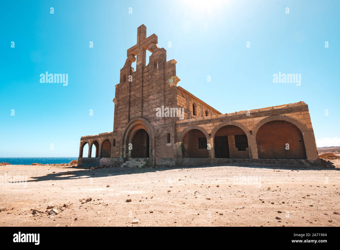 Ancient ruin movie set hi-res stock photography and images - Alamy
