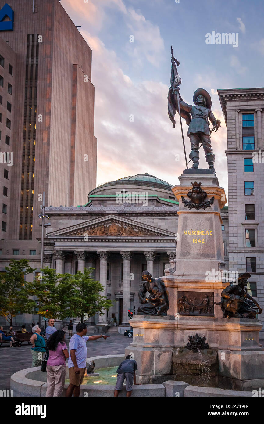 Building architecture historic town statue maisonneuve founder hi-res ...