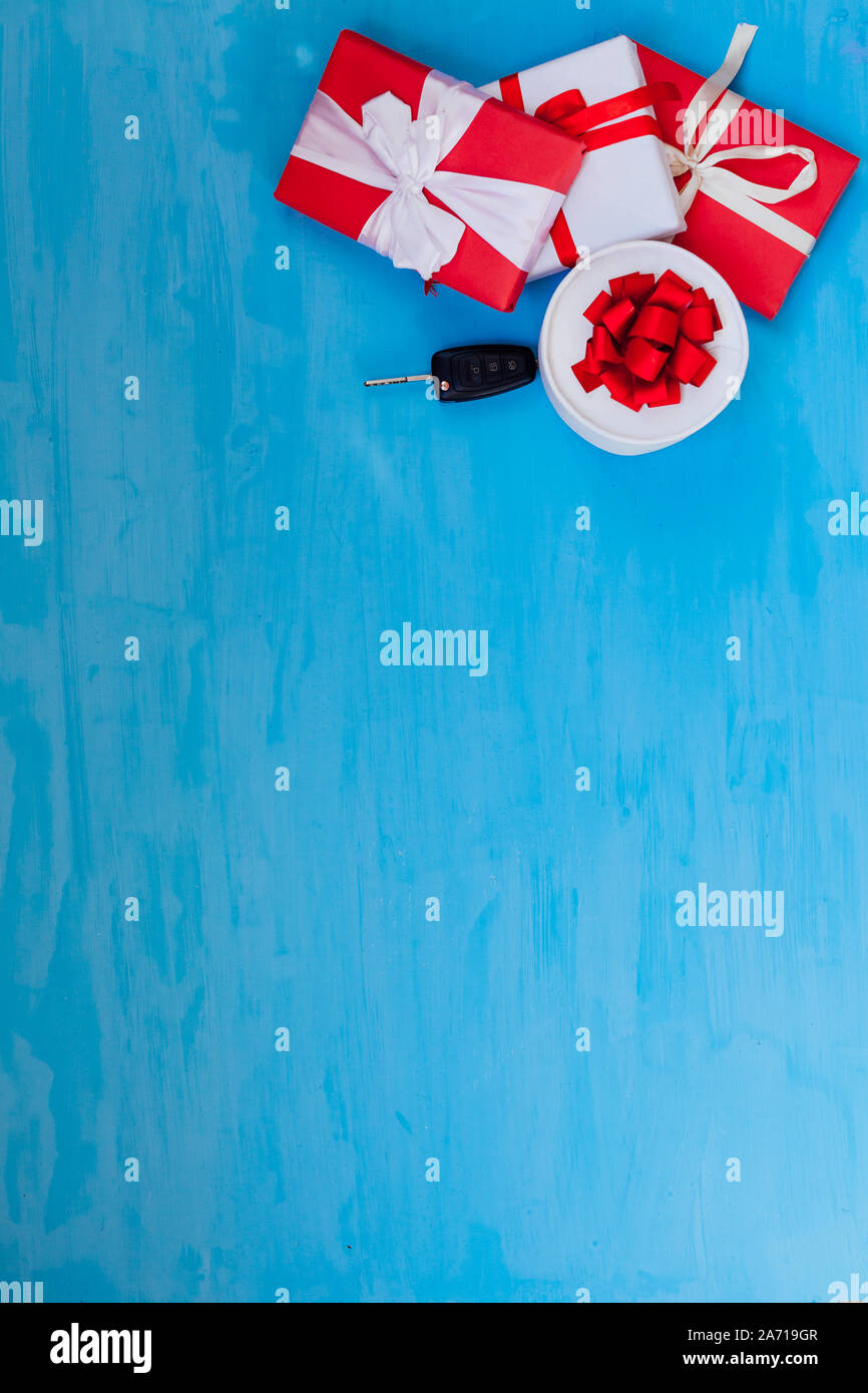 car keys with gifts for birthday party Stock Photo - Alamy