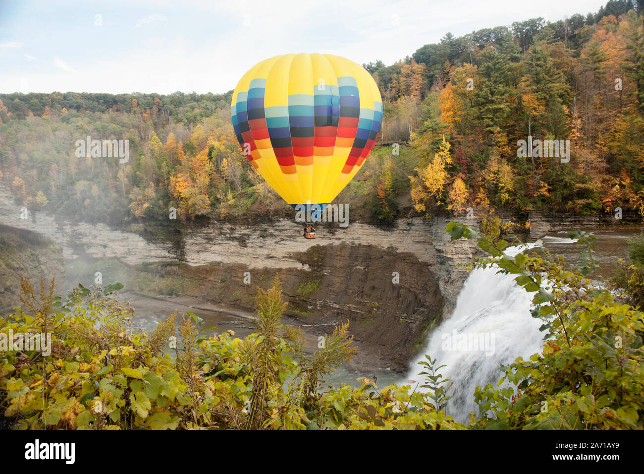 Letchworth state park and balloon hi-res stock photography and images ...