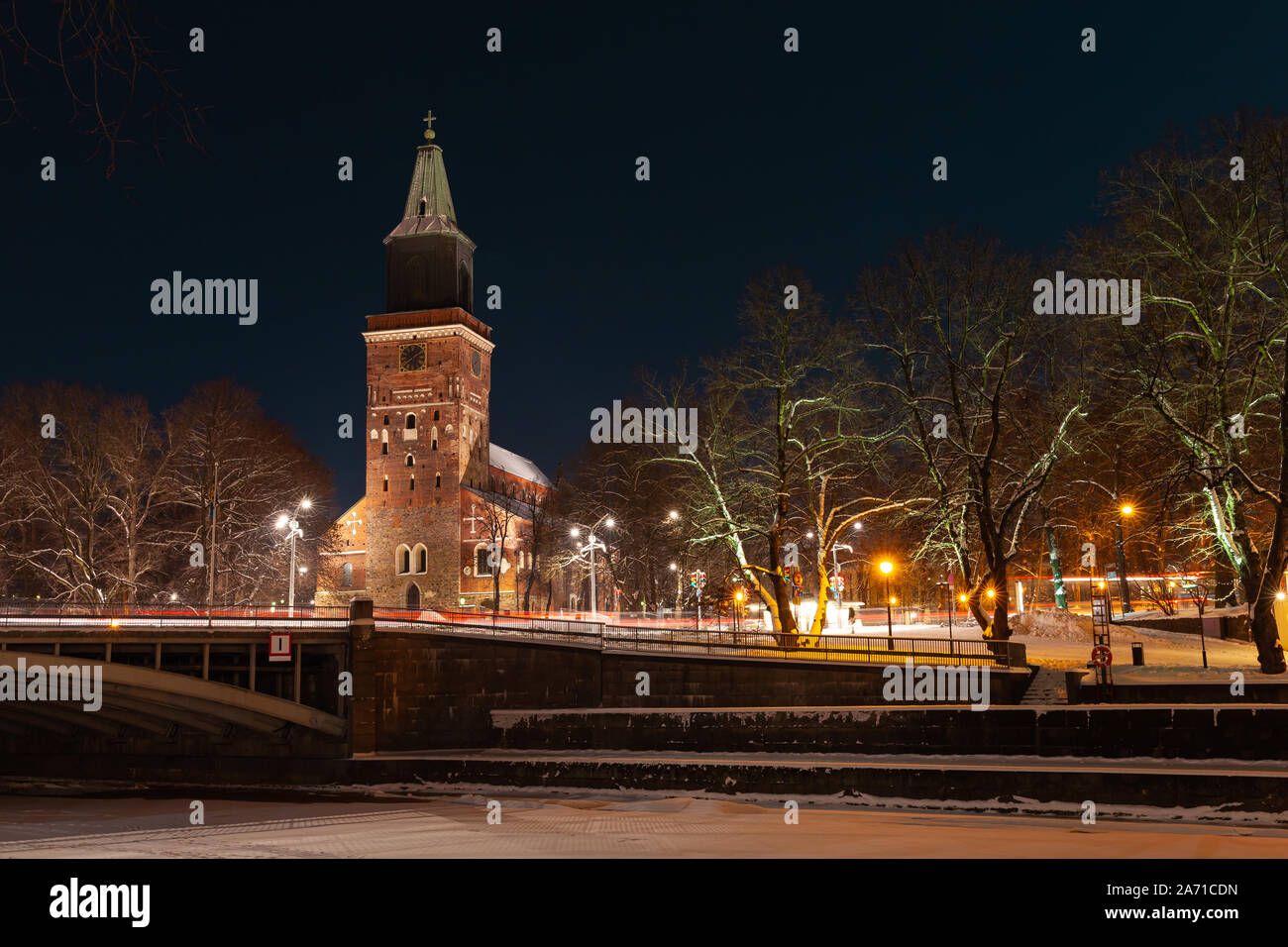 Night cityscape of Turku town with the main Cathedral in winter ...