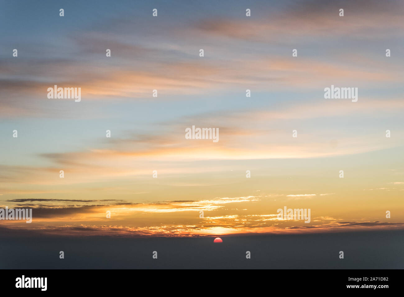 Sun Rise viewed from Tiger Hill, Darjeeling, India Stock Photo - Alamy