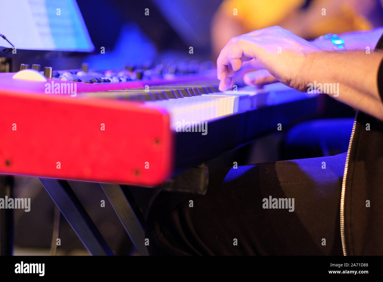 Pianoforte in live concert hi-res stock photography and images - Alamy