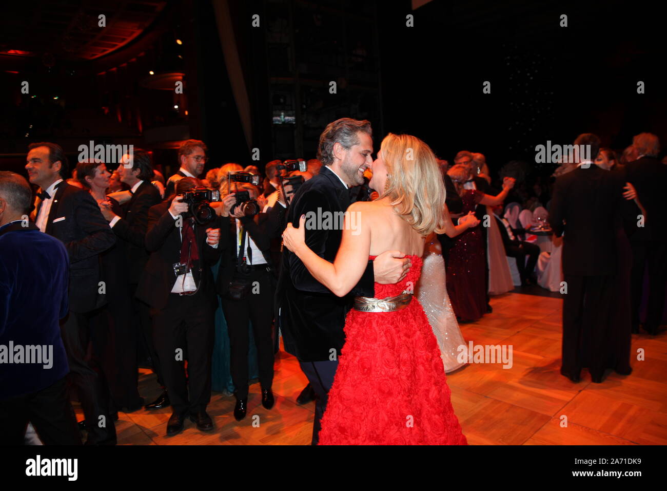 Caroline Beil und Philipp Sattler beim 25. Leipziger Opernball 2019 in ...