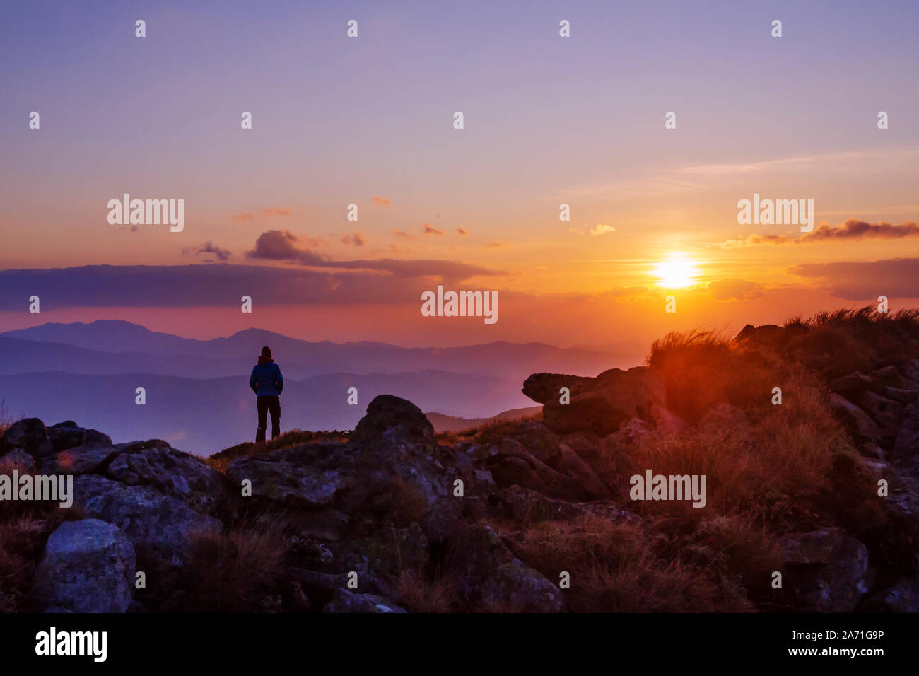 Lone person in sunset hi-res stock photography and images - Alamy