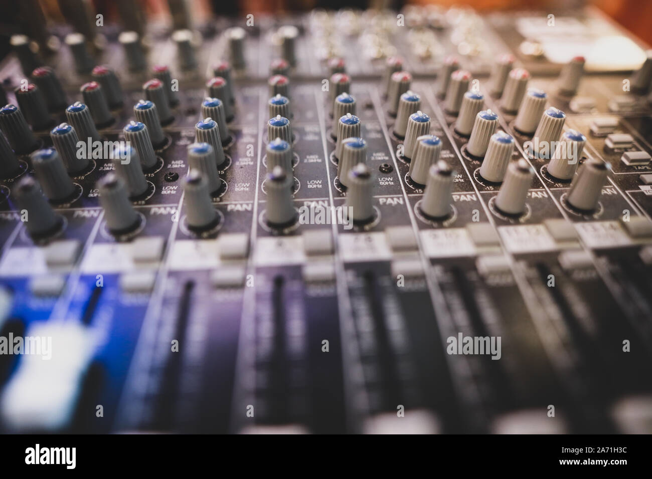 Audio mixer hi-res stock photography and images - Alamy