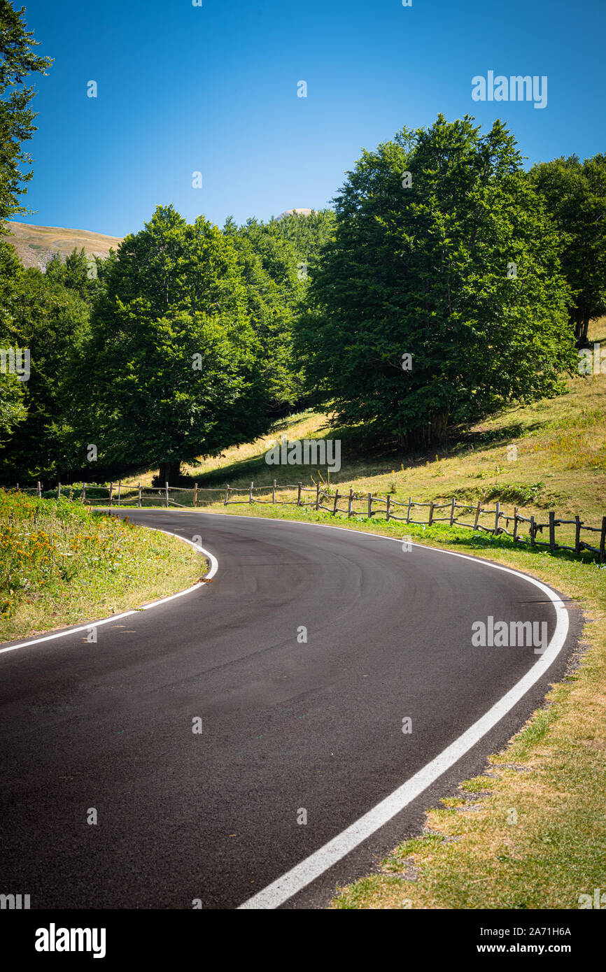 Wide shot asphalt road hi-res stock photography and images - Alamy