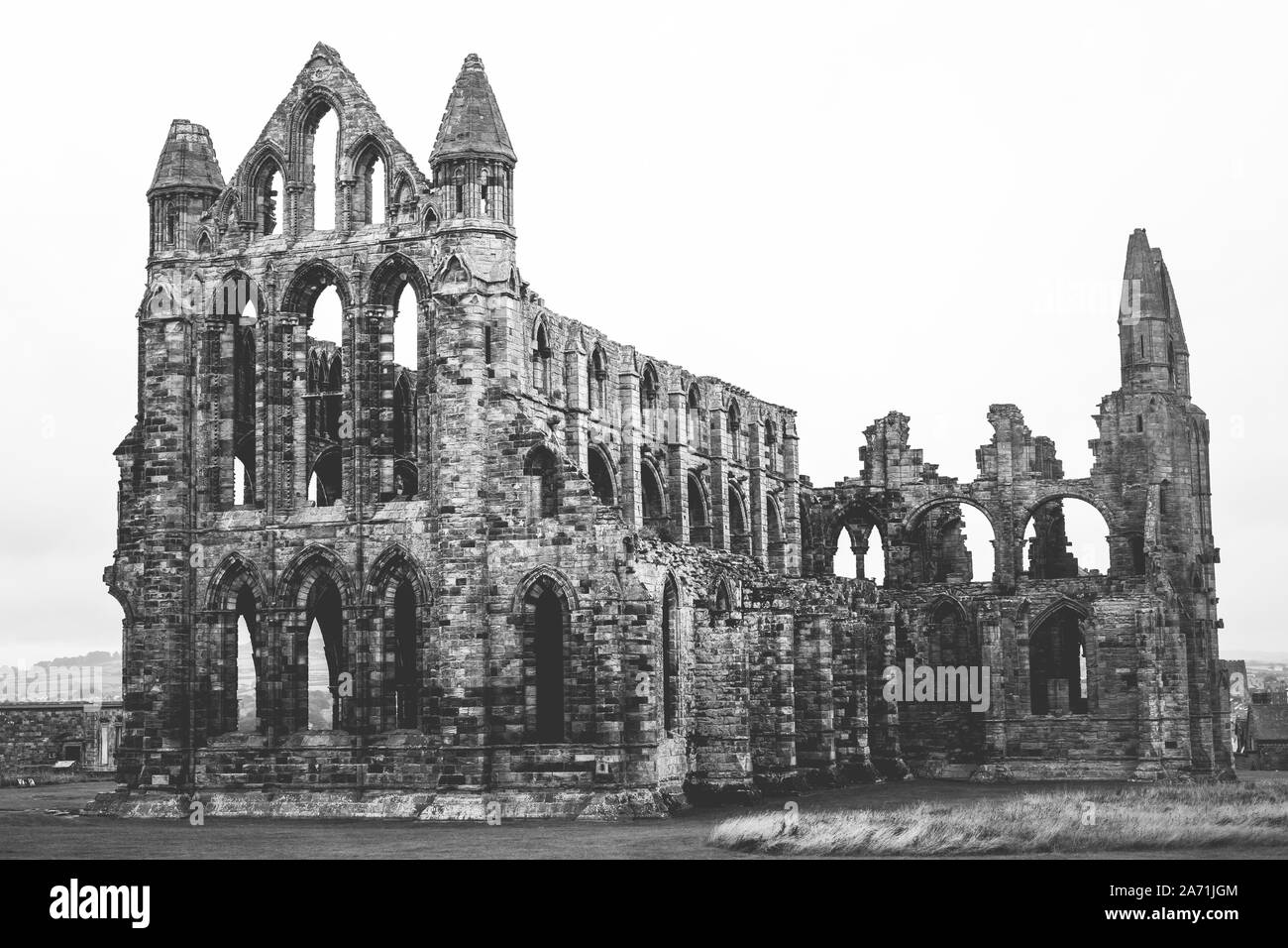 Black and white whitby hi-res stock photography and images - Alamy