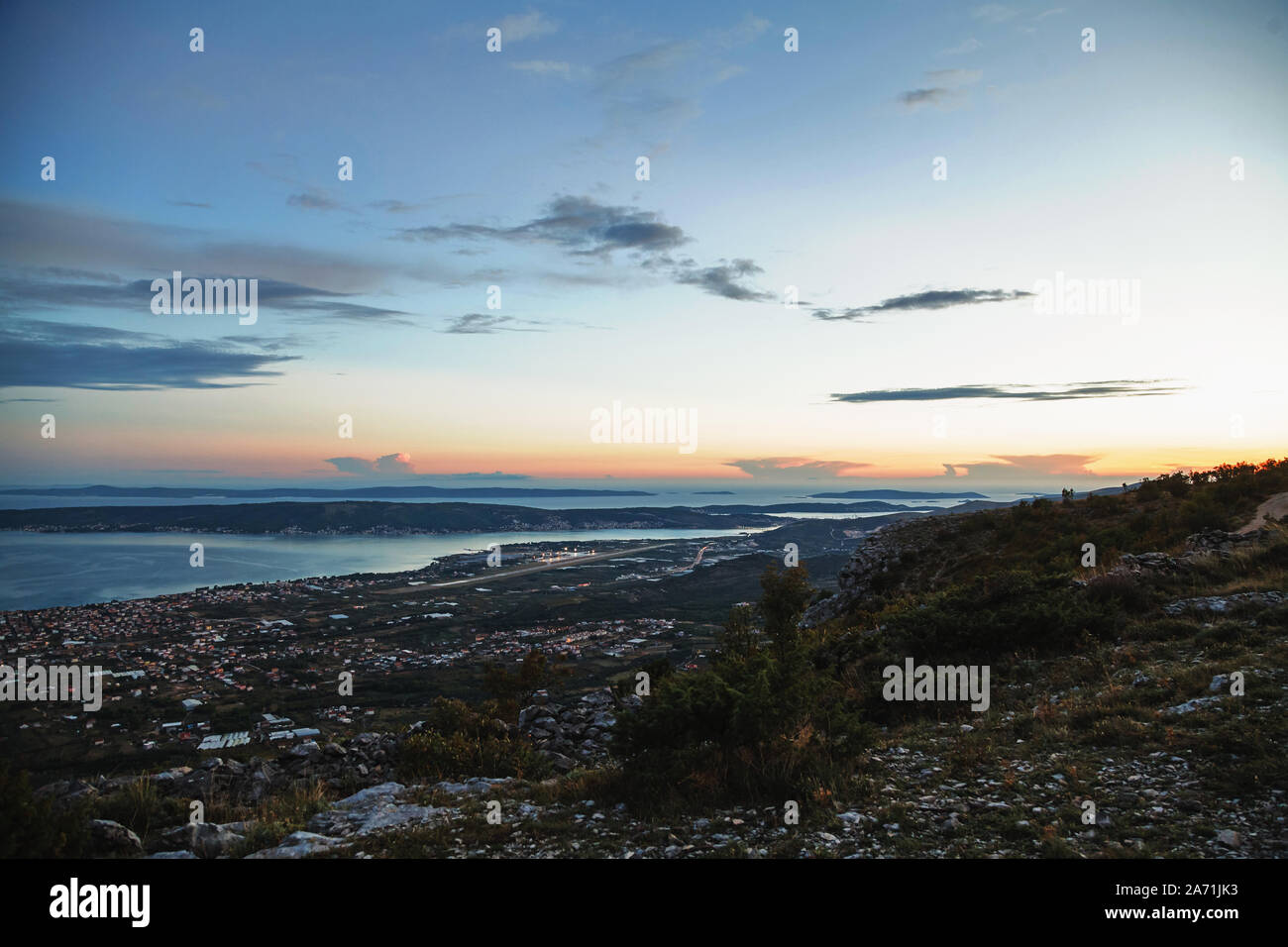 High contrast sunset landscape hi-res stock photography and images - Alamy
