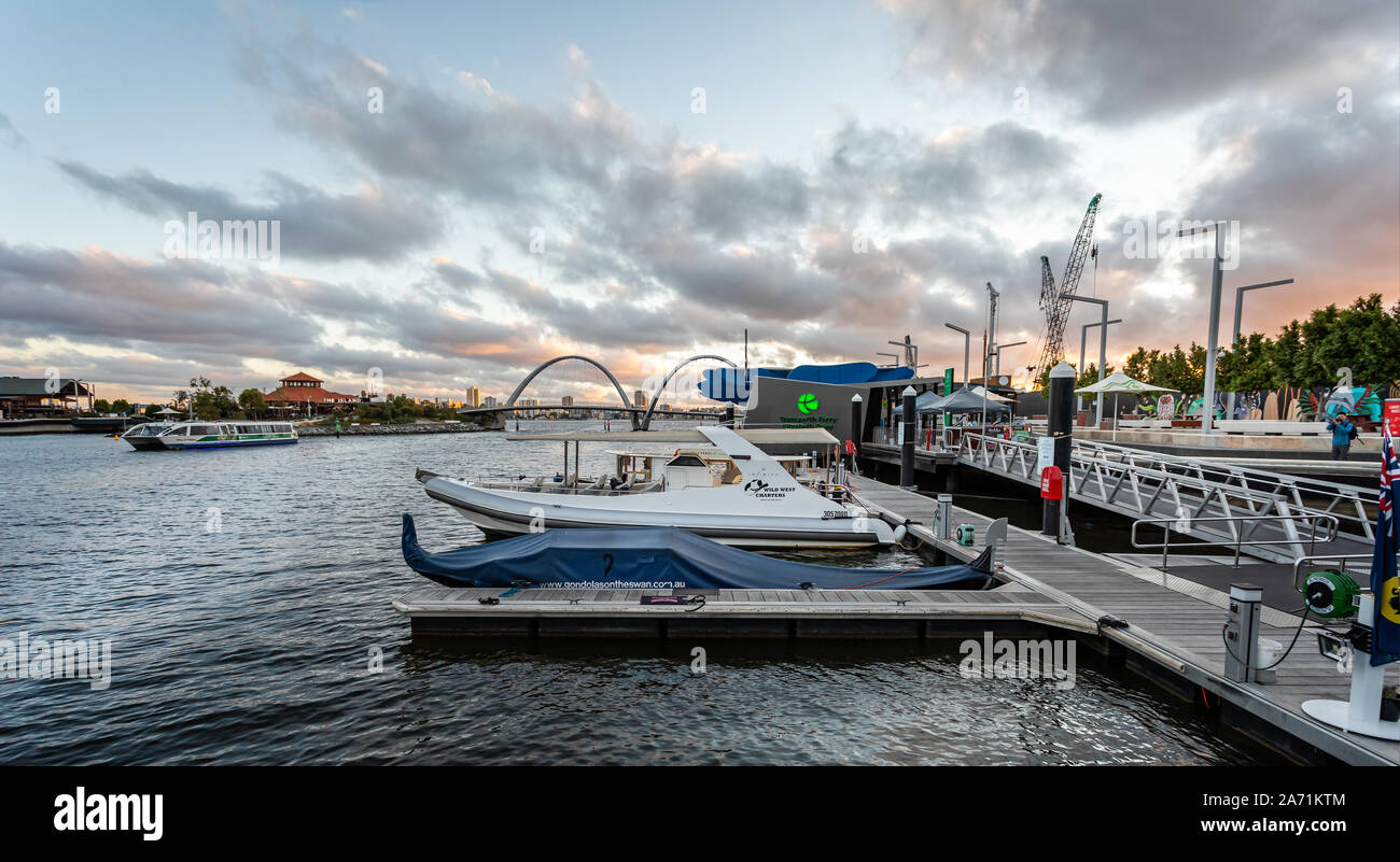 Elizabeth river water ferry hi-res stock photography and images - Alamy
