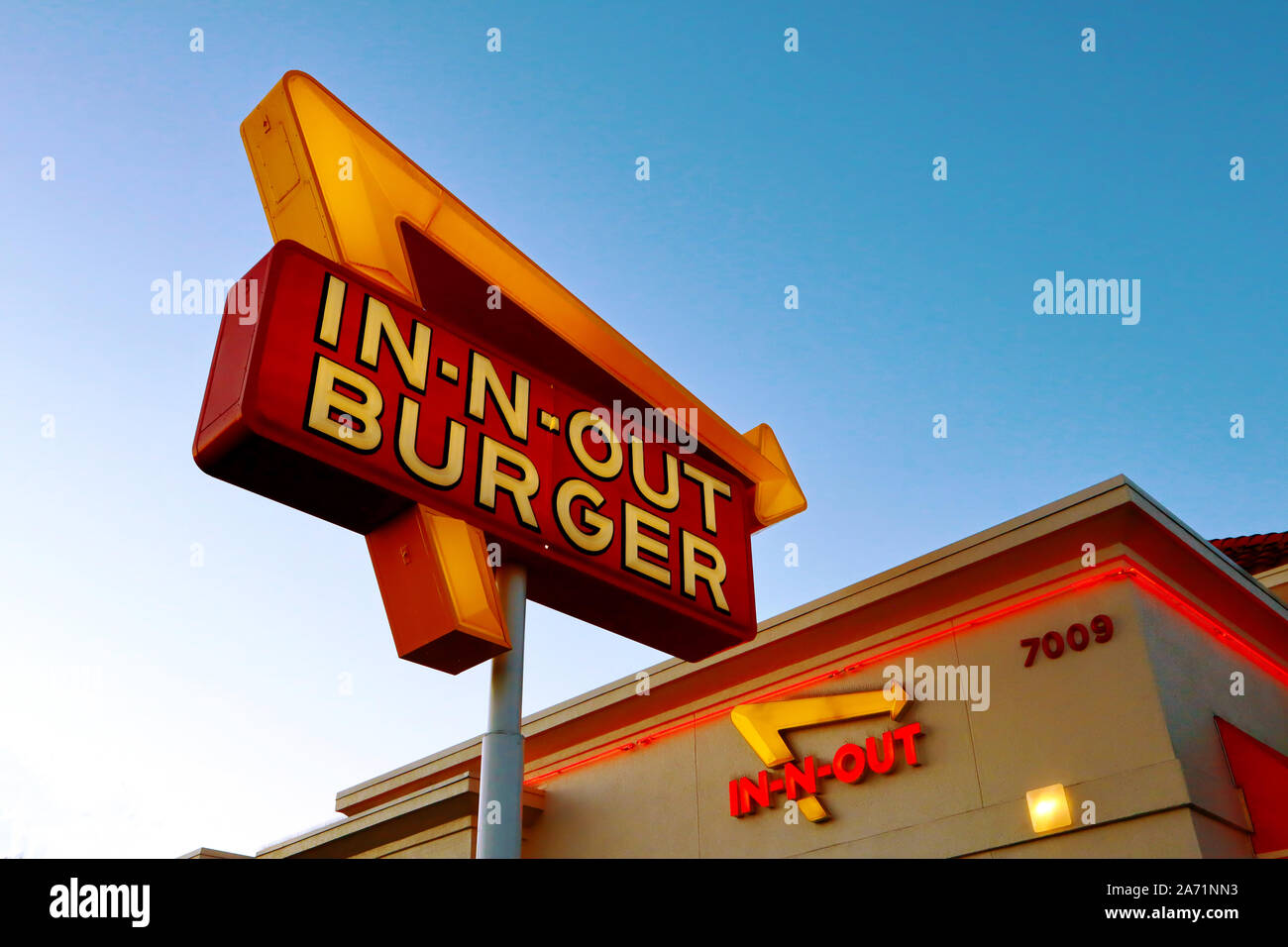 In n out burger california cheeseburger hi-res stock photography and ...