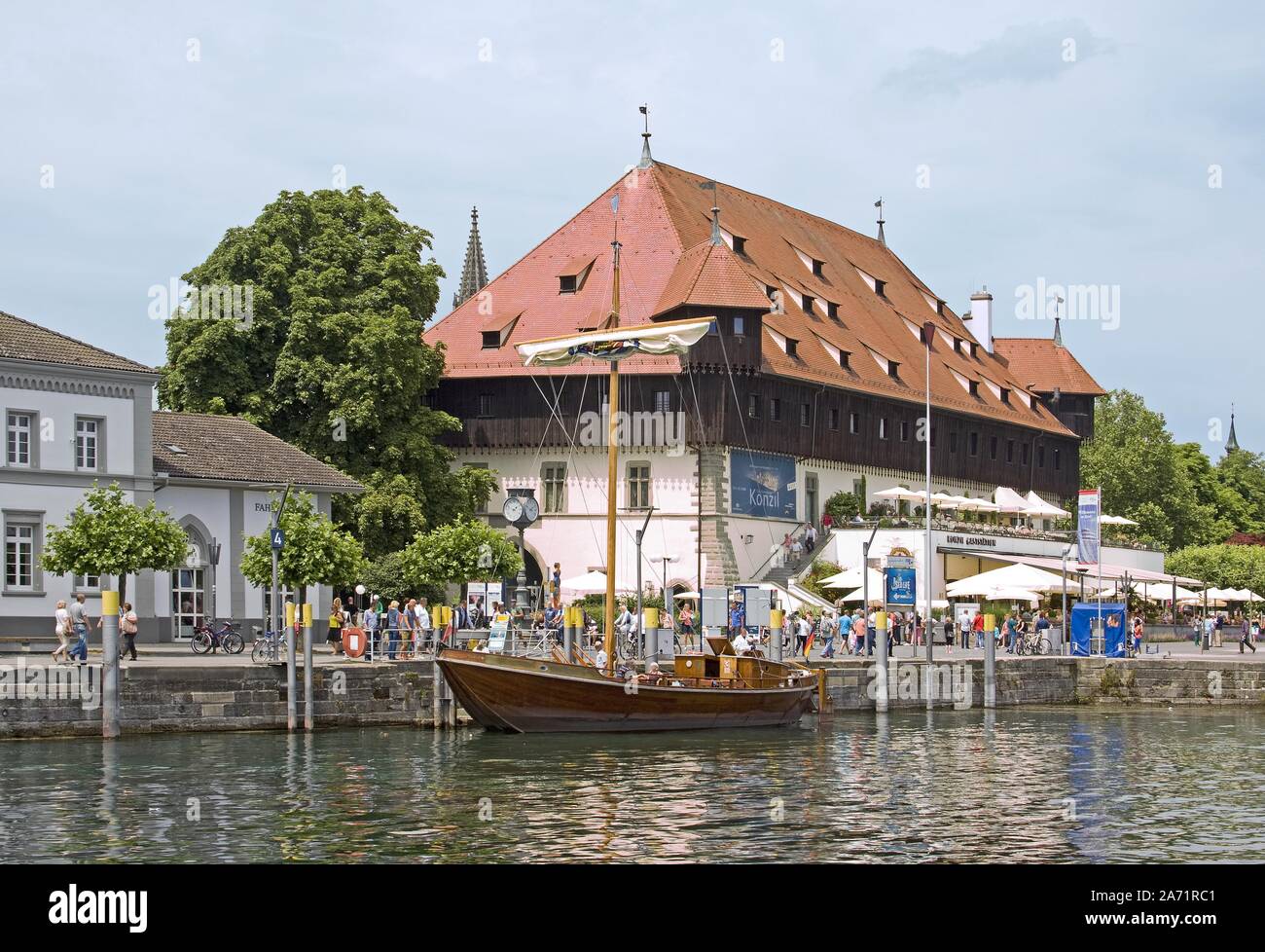 Harbour with council building, Lake Constance, Constance, Germany Stock ...