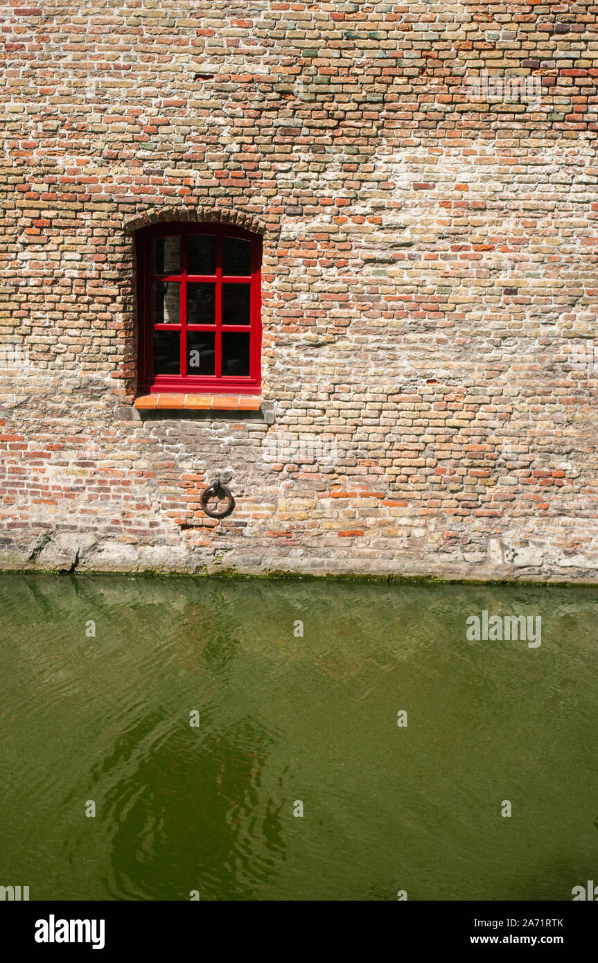 Red brown water colors hi-res stock photography and images - Alamy