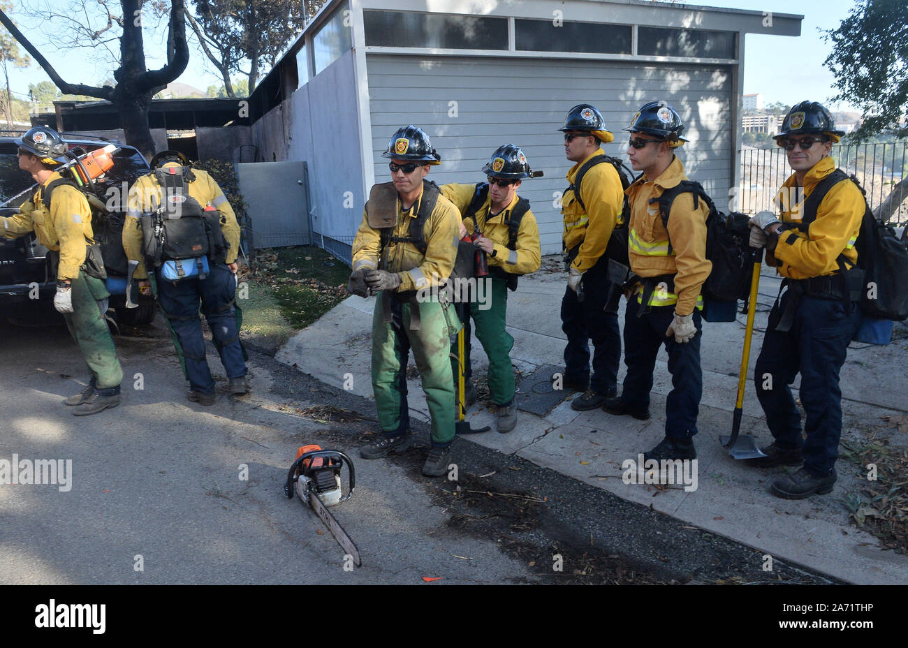 Los Angeles, United States. 29th Oct, 2019. Fire personnel prepare to ...