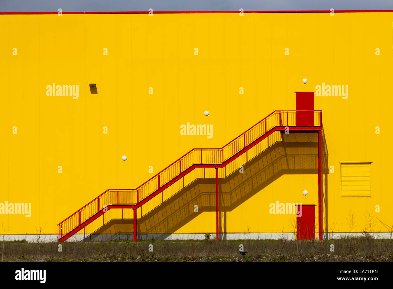 External fire escape staircase hi-res stock photography and images - Alamy