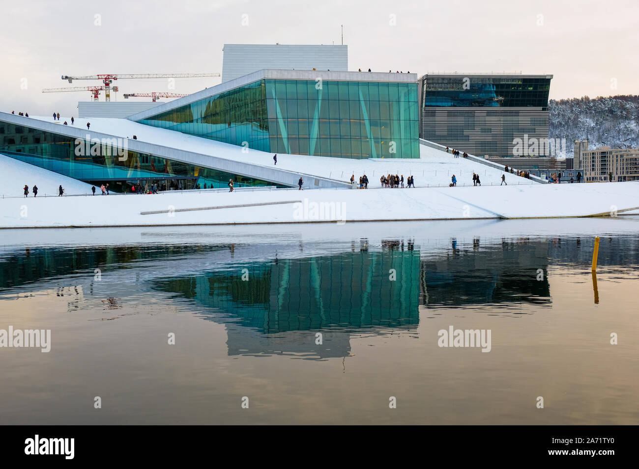 Oslo opera house river hi-res stock photography and images - Alamy
