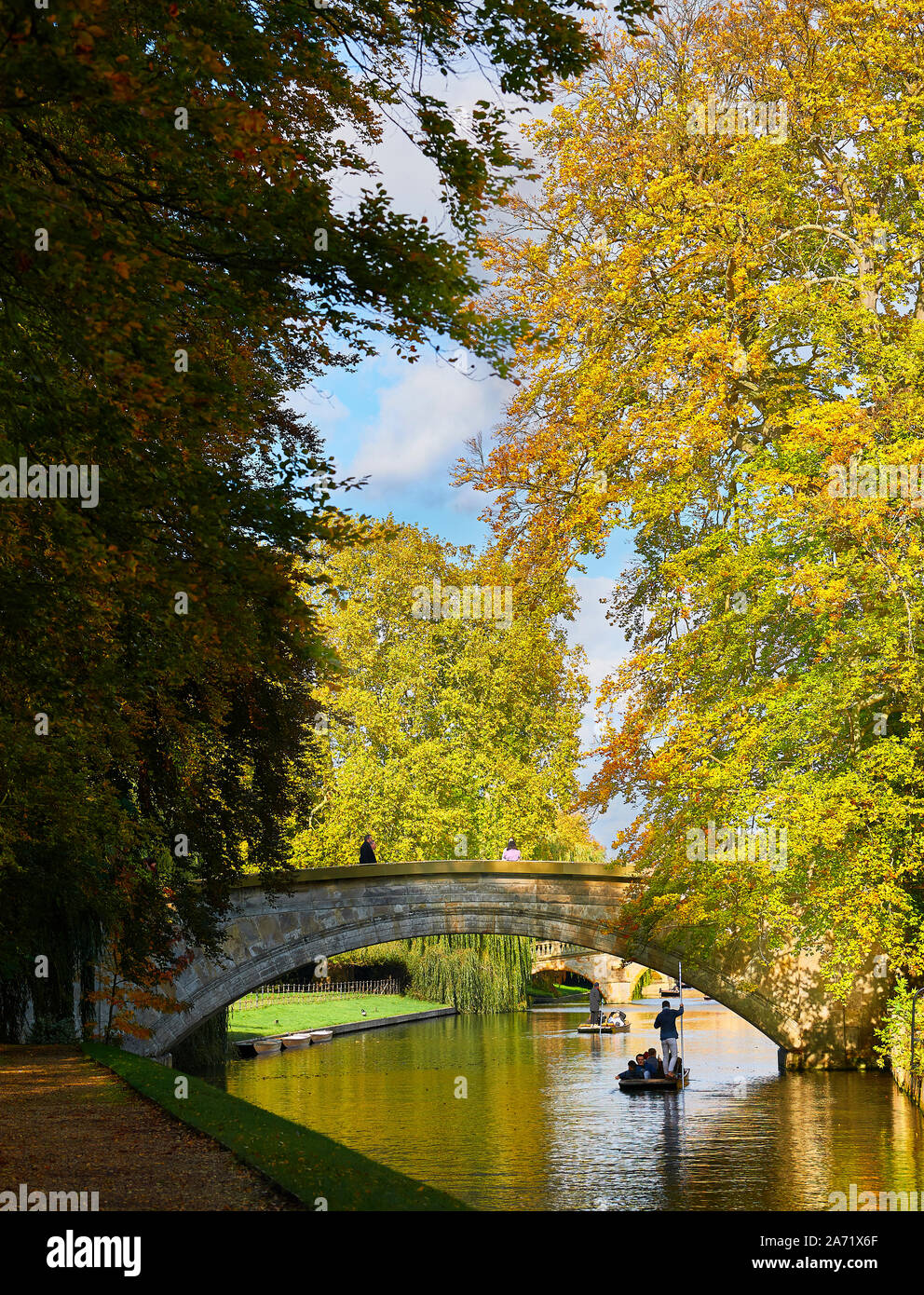 Cambridge autumn punting hi-res stock photography and images - Alamy