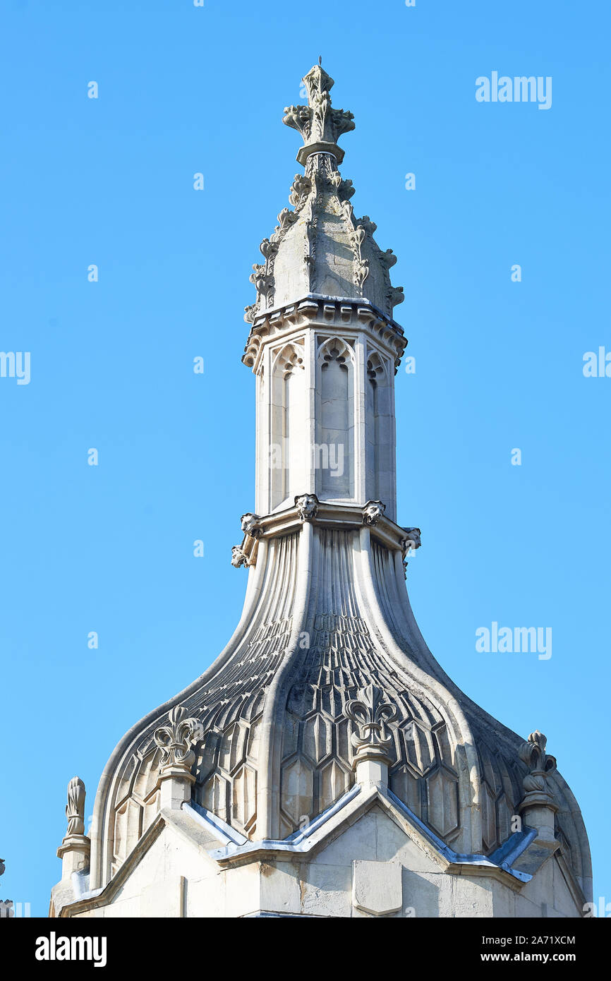 Decorated stone spire above teh main entrance to King's college ...