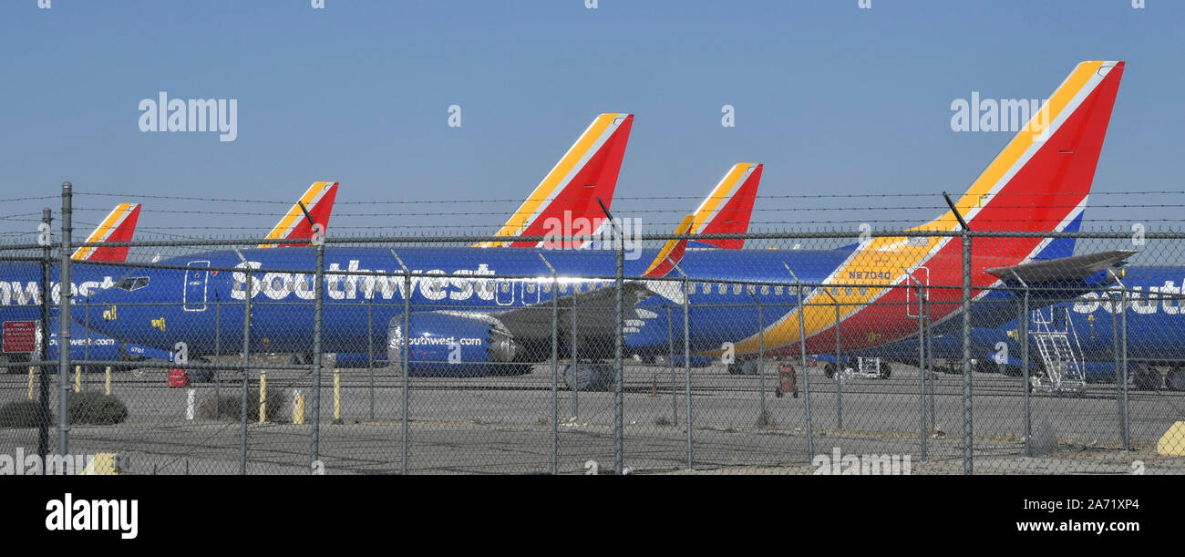 737 max 8 jets hi-res stock photography and images - Alamy