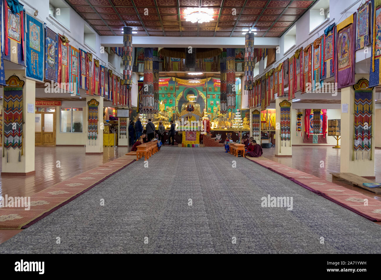 Inside a buddhist temple hi-res stock photography and images - Alamy