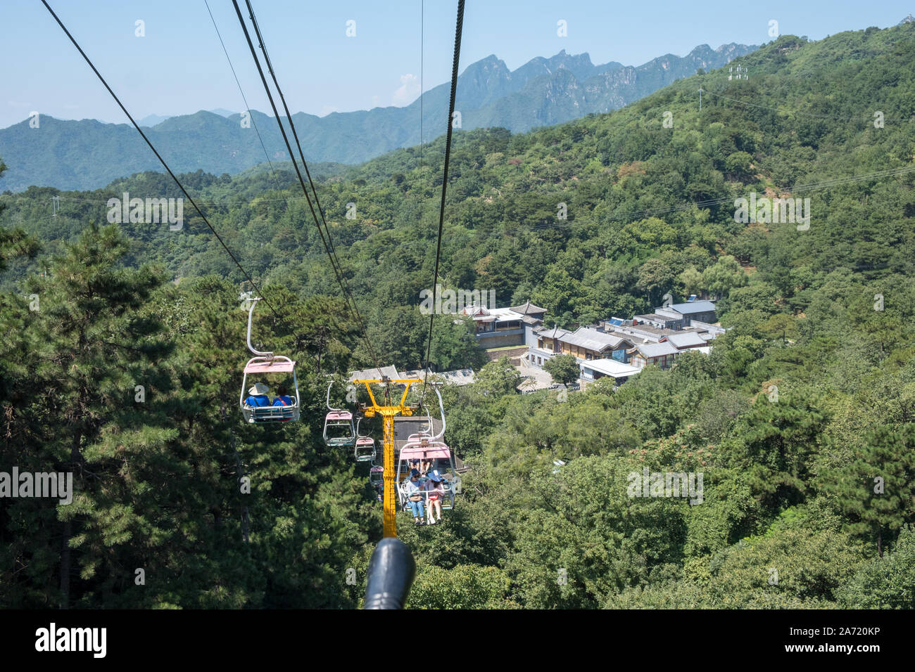 Great wall china cable car hi-res stock photography and images - Alamy