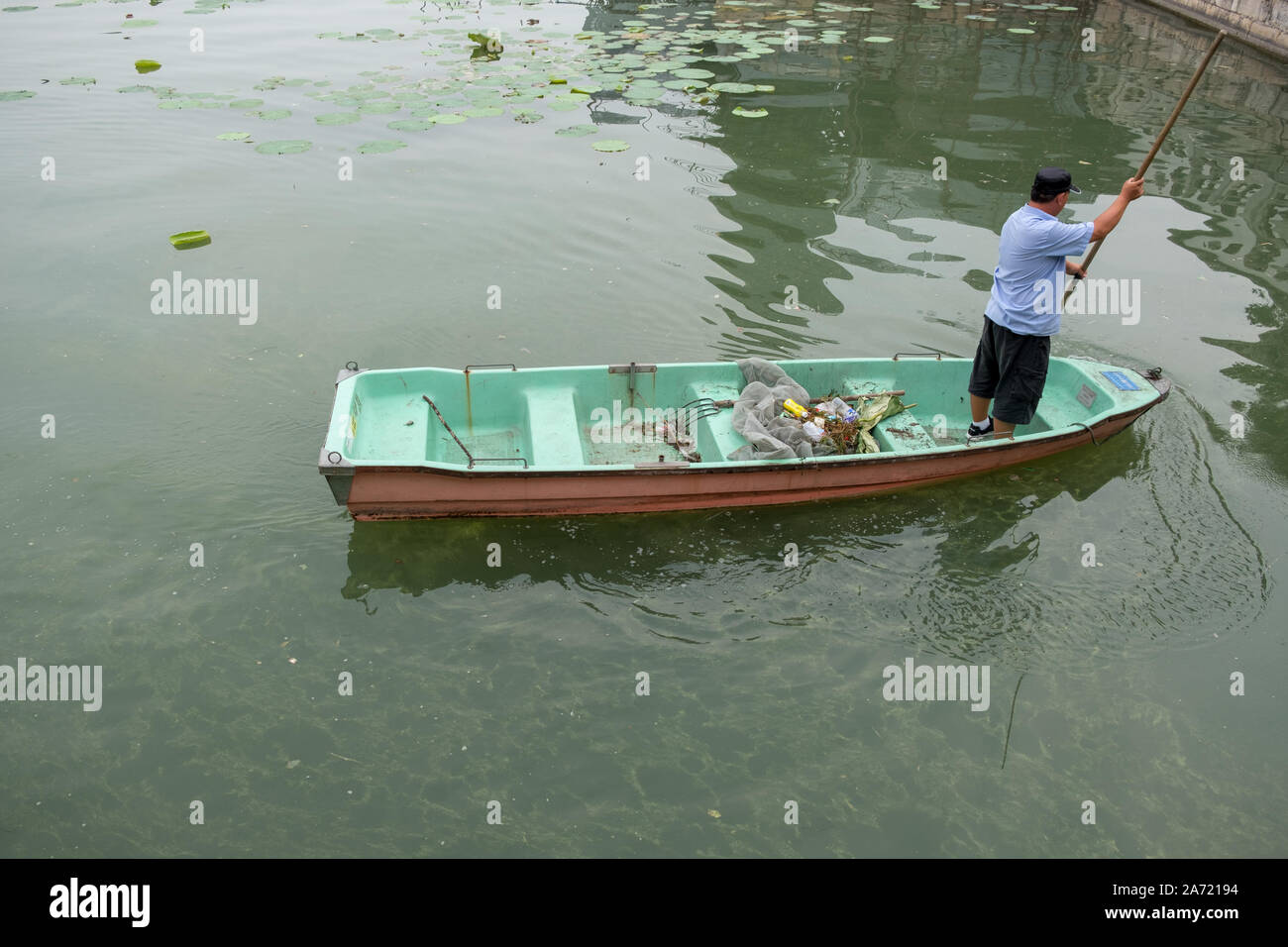 Summer Palace Lake Trash Cleaner Stock Photo - Alamy