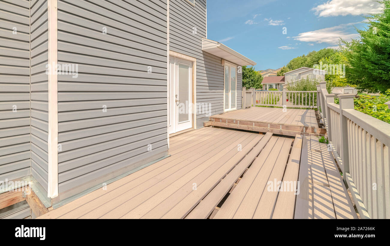 Long deck house hi-res stock photography and images - Alamy