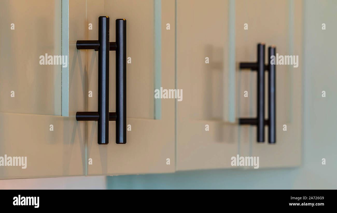 Kitchen long elegant black hi-res stock photography and images - Alamy