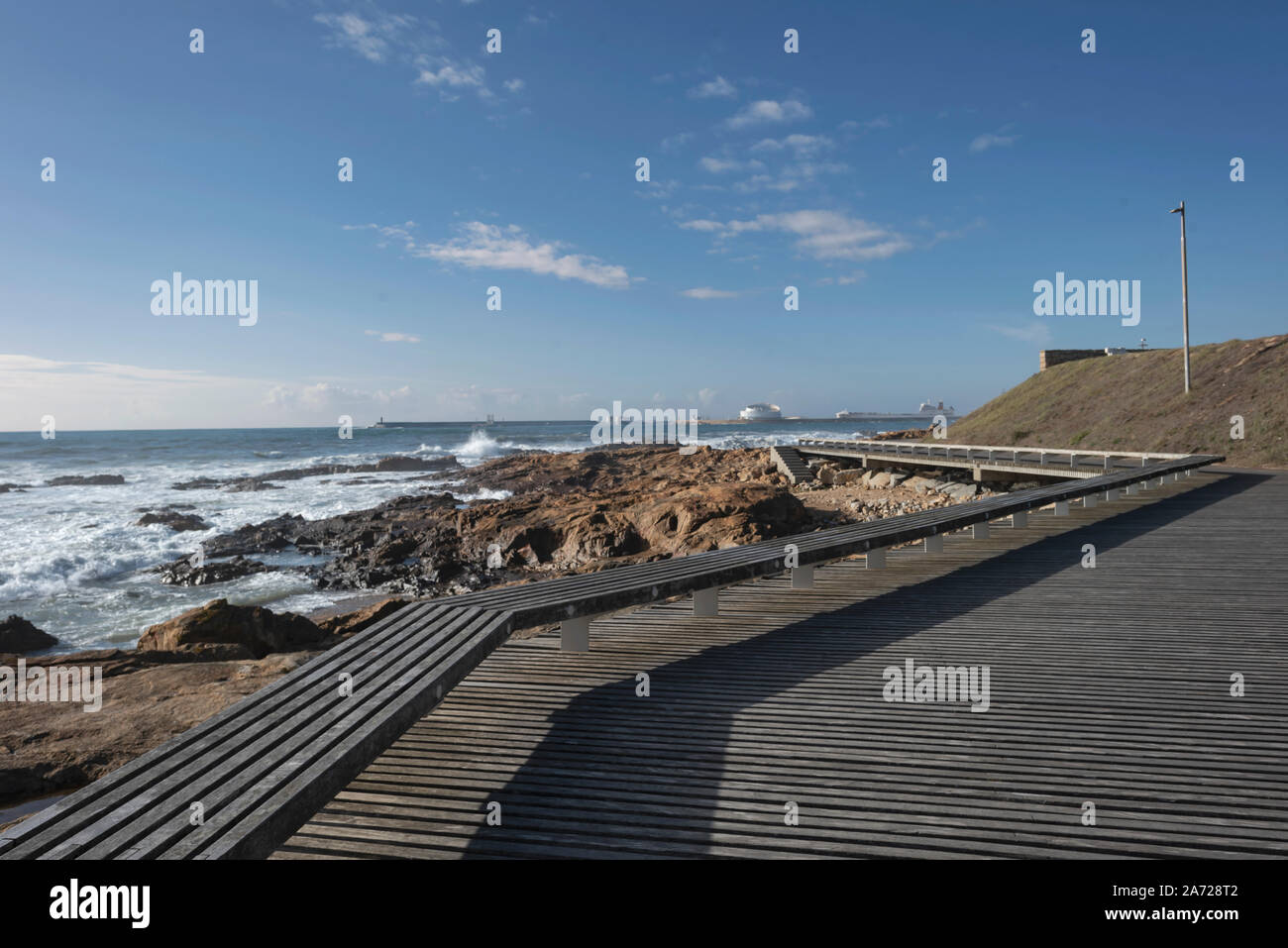 wood walkway near Atlantic ocean Stock Photo - Alamy