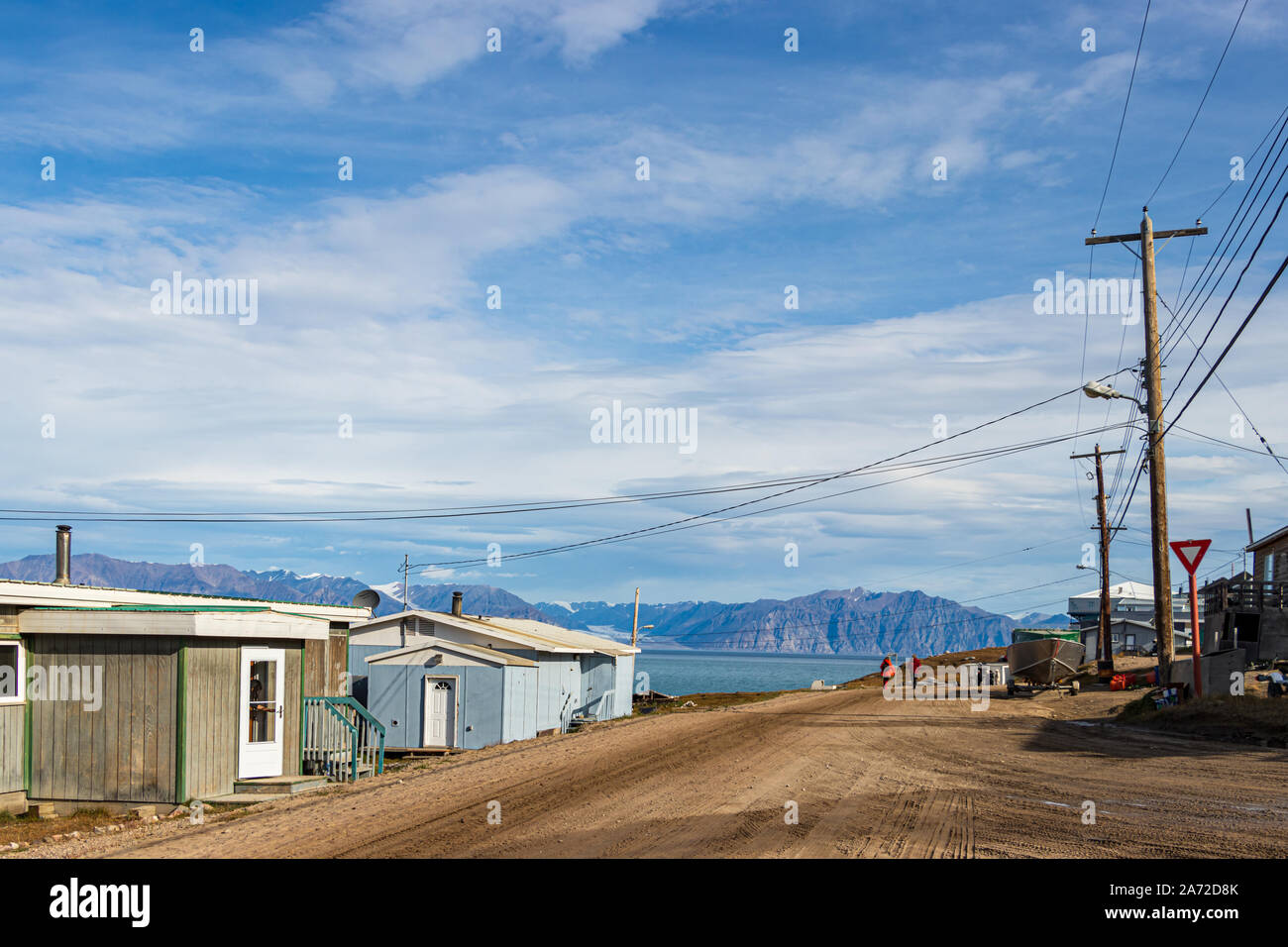 Pond inlet city town village hi-res stock photography and images - Alamy
