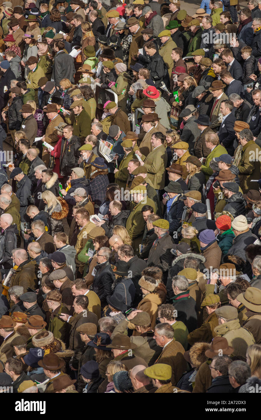 Tweed crowd hi-res stock photography and images - Alamy