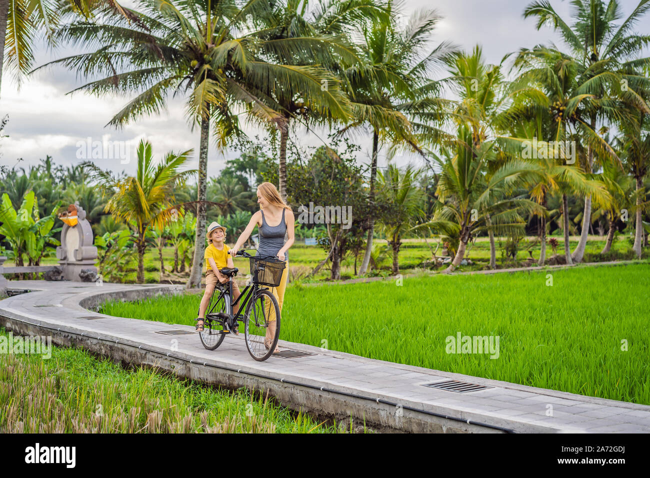 Ubud kids hi-res stock photography and images - Alamy