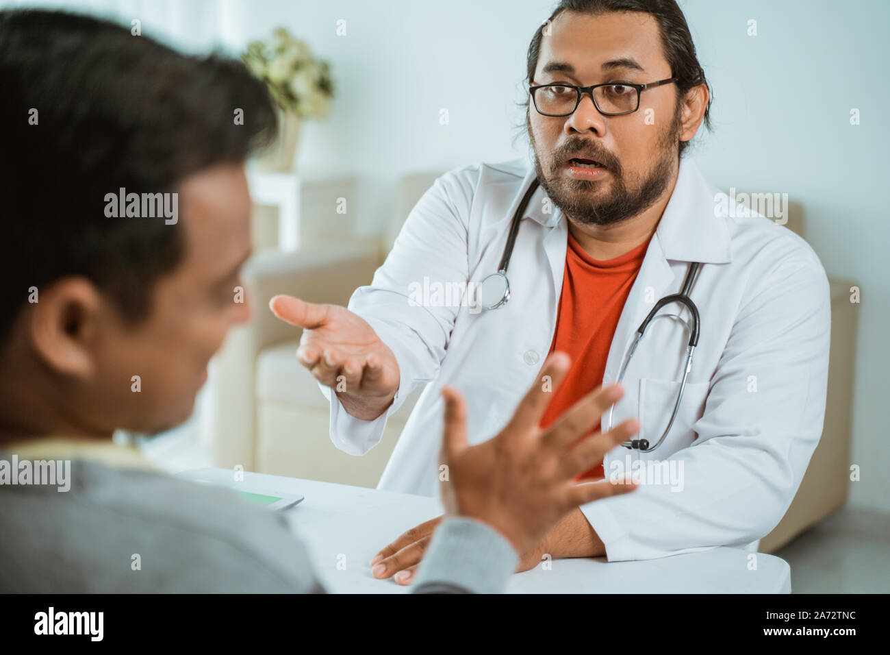 Asking payment hi-res stock photography and images - Alamy