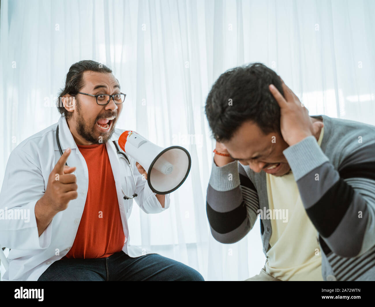 Angry patient man hospital hi-res stock photography and images - Alamy